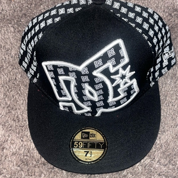 New Era | Accessories | Dc Shoes Black New Era 59fifty Cap | Poshmark